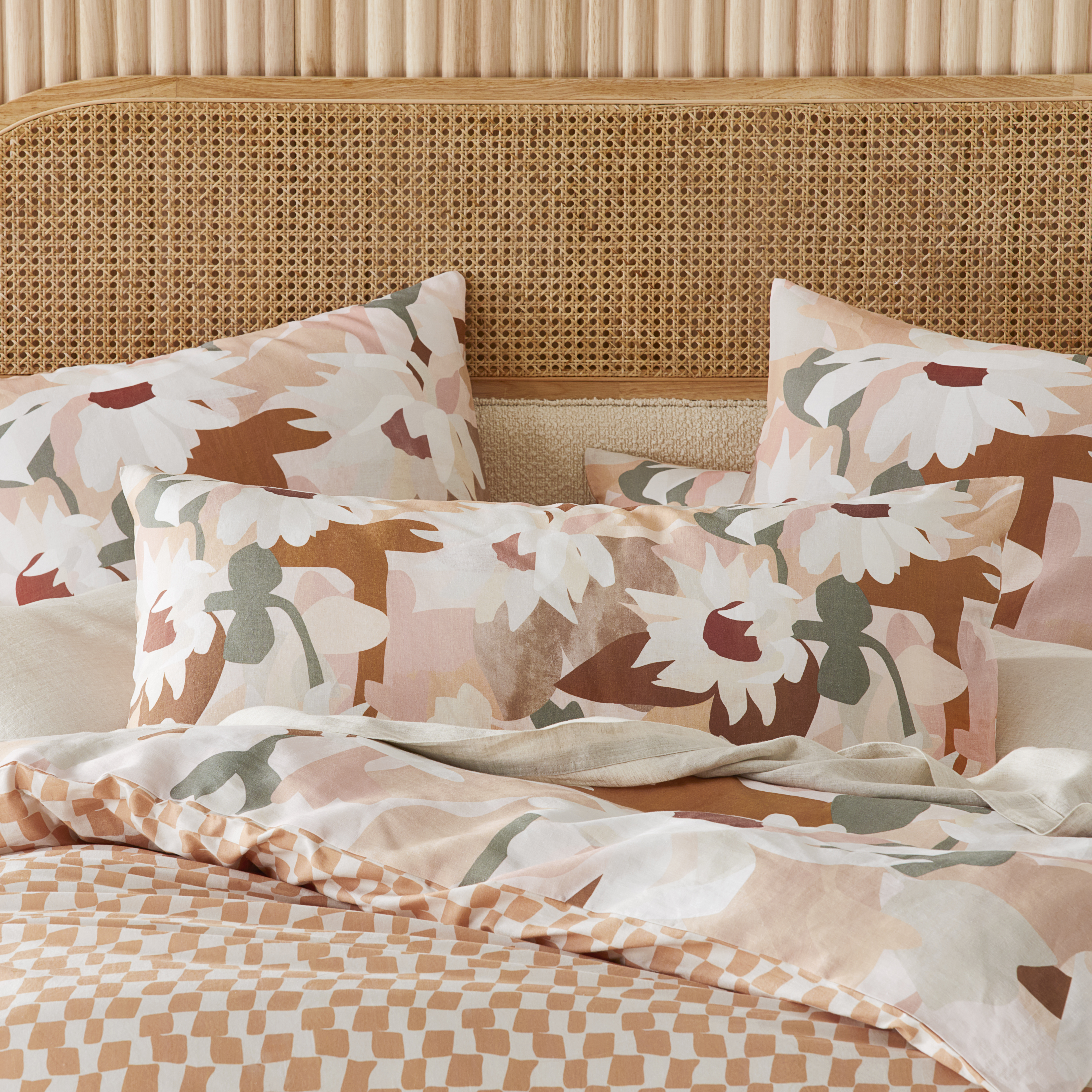 Kimmy Hogan Paper Daisies Whisper Pink Quilt Cover Separates | Adairs
