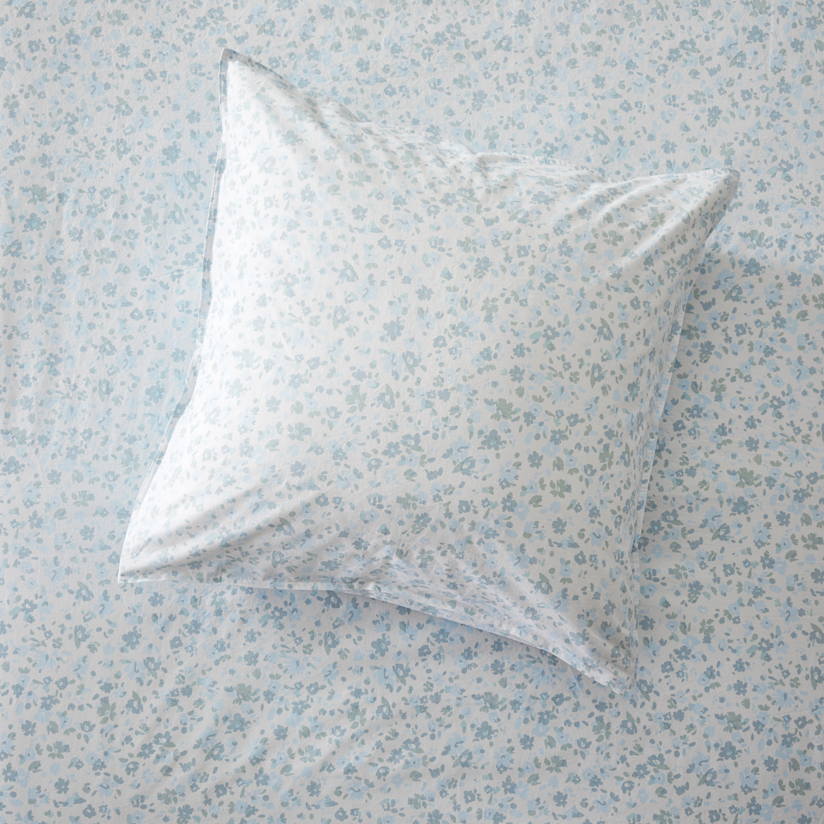 Stonewashed Cotton Printed Aquamarine Daisy Sheet Set | Adairs