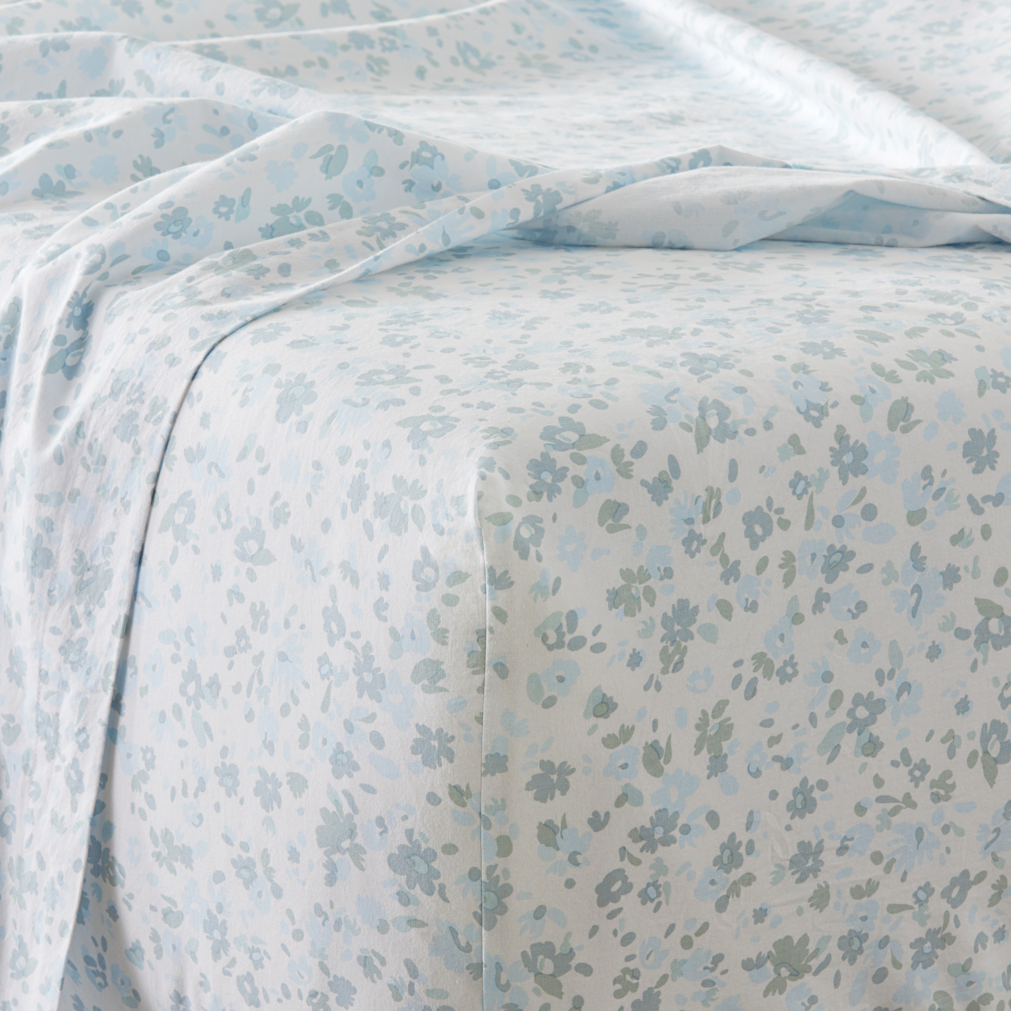 Stonewashed Cotton Printed Aquamarine Daisy Sheet Set | Adairs