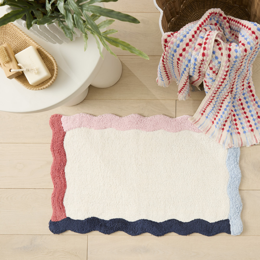 Scallop Frame Strawberry & Indigo Bath Mat | Adairs