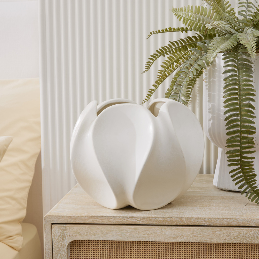 Palm Springs Off White Pot | Adairs
