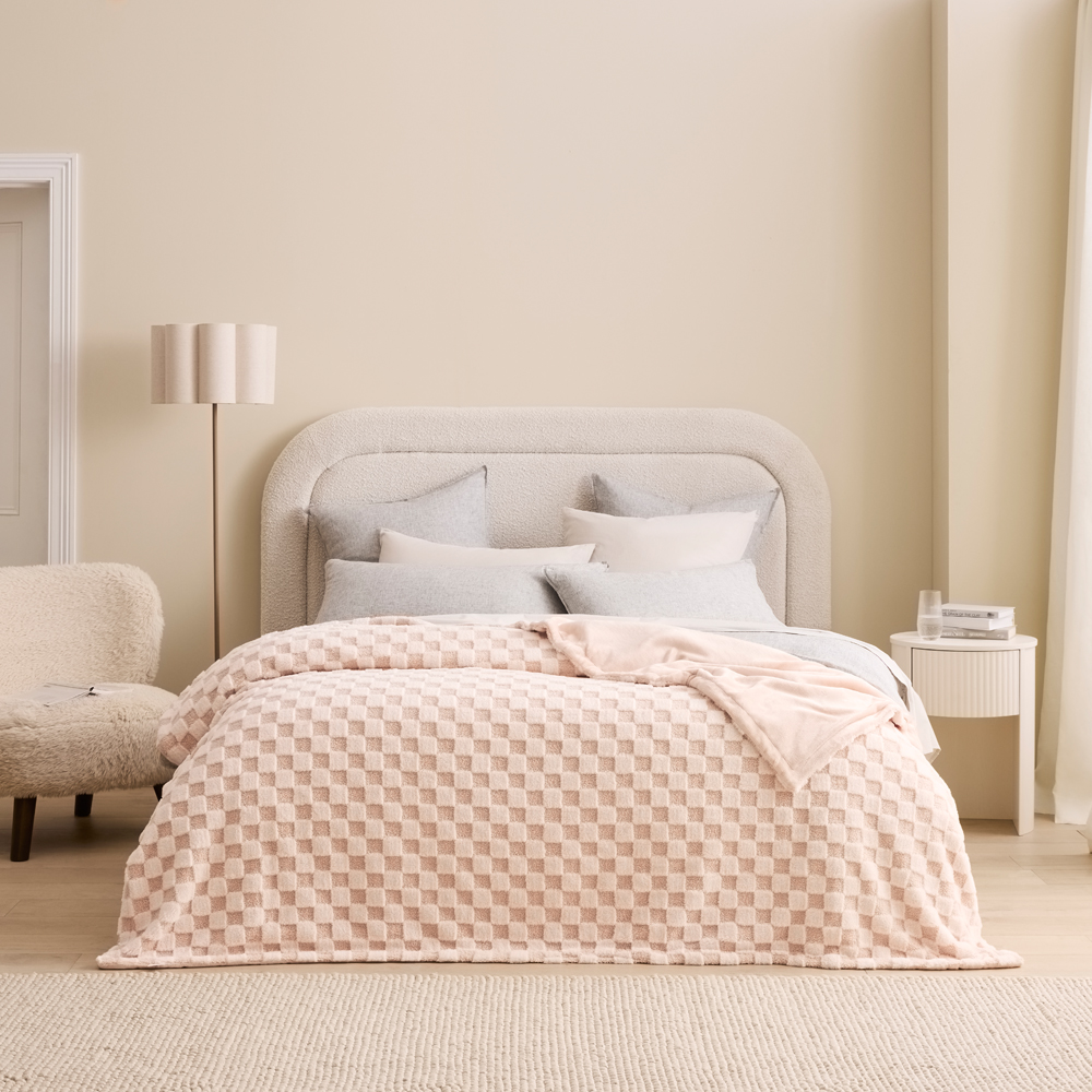 Estonia Check Blush Blanket | Adairs